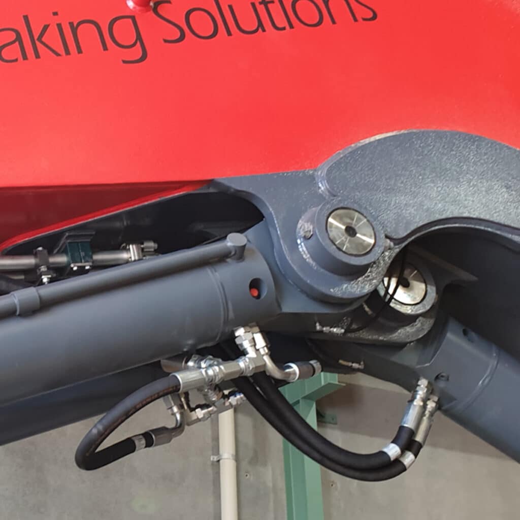 Choosing the right rockbreaker boom system